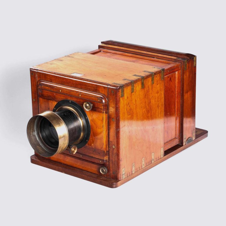 Early Cameras, a Timeline - A Flash Of Darkness