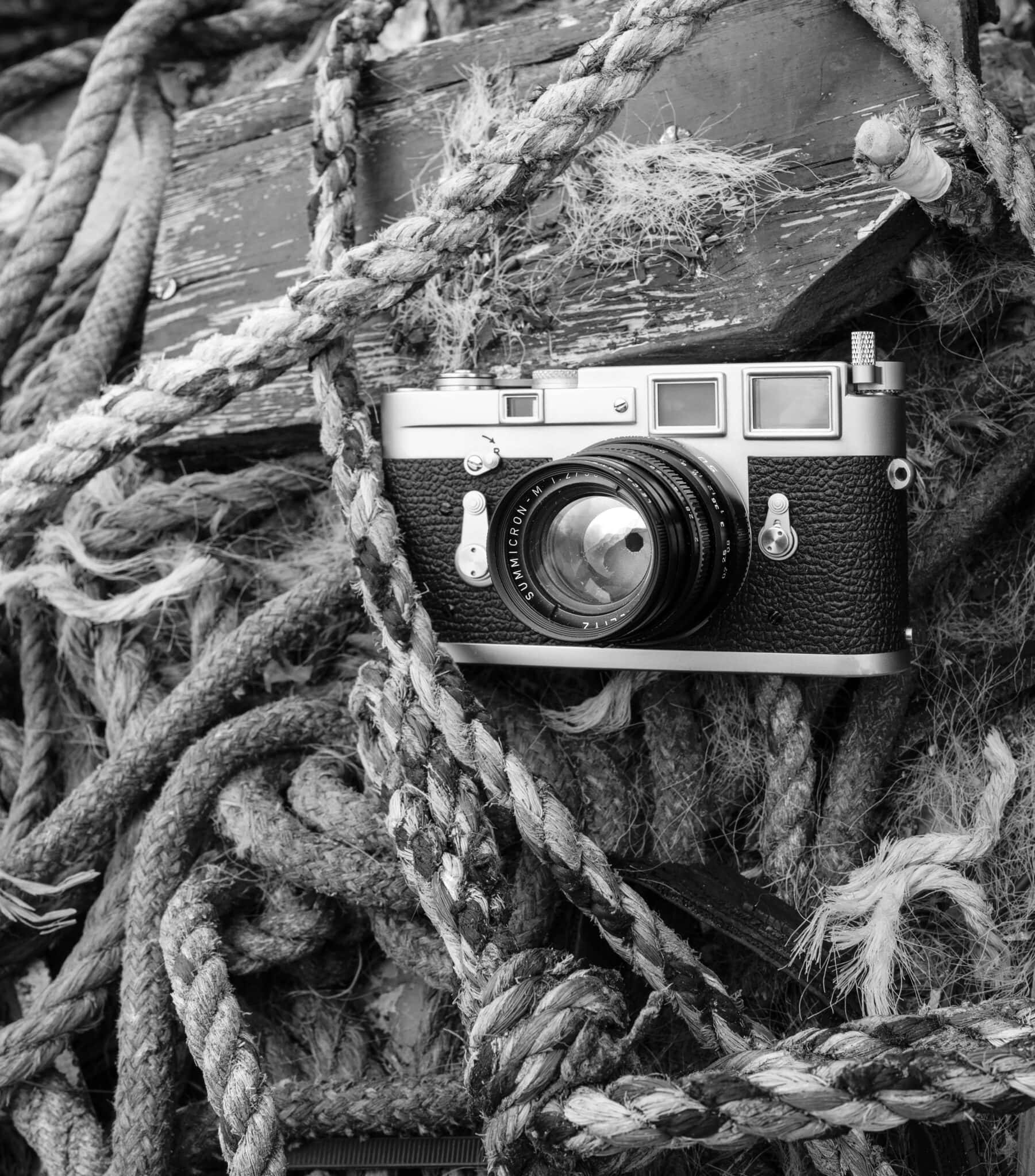 The Leica M3 - Great Film Cameras - A Flash Of Darkness